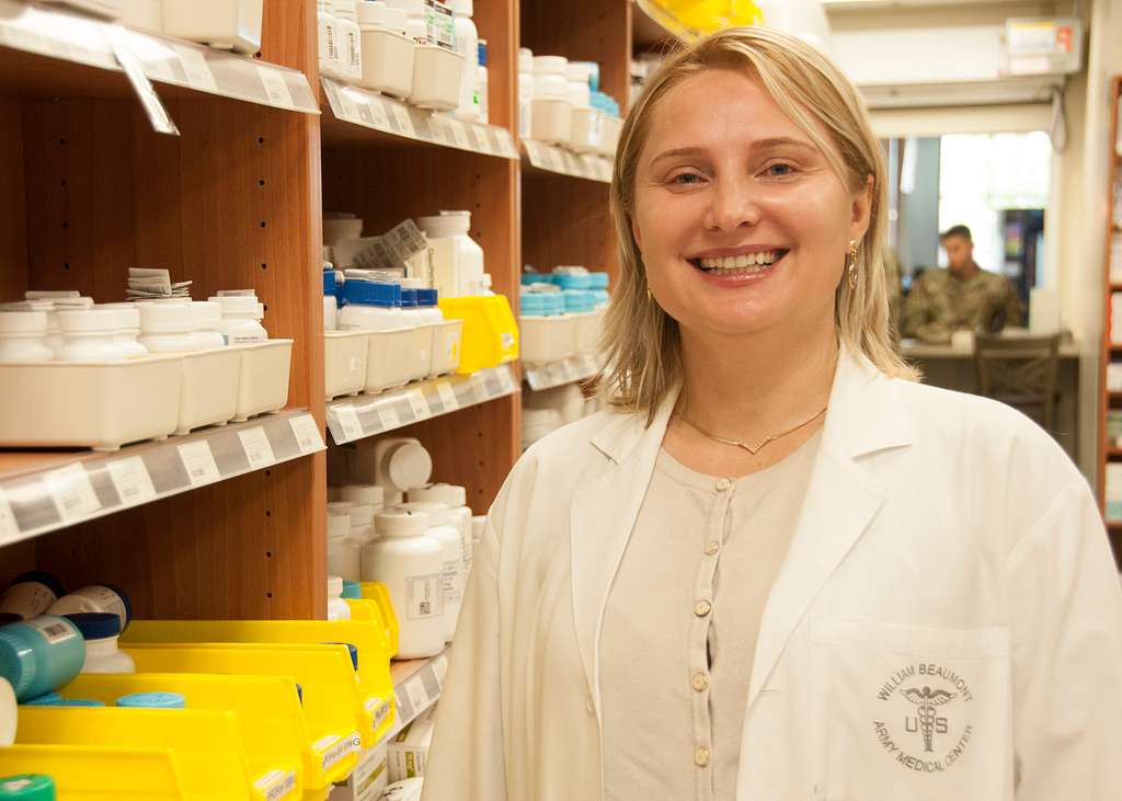 Pharmacy Courses Abroad: Best #1 Benefits and Opportunities